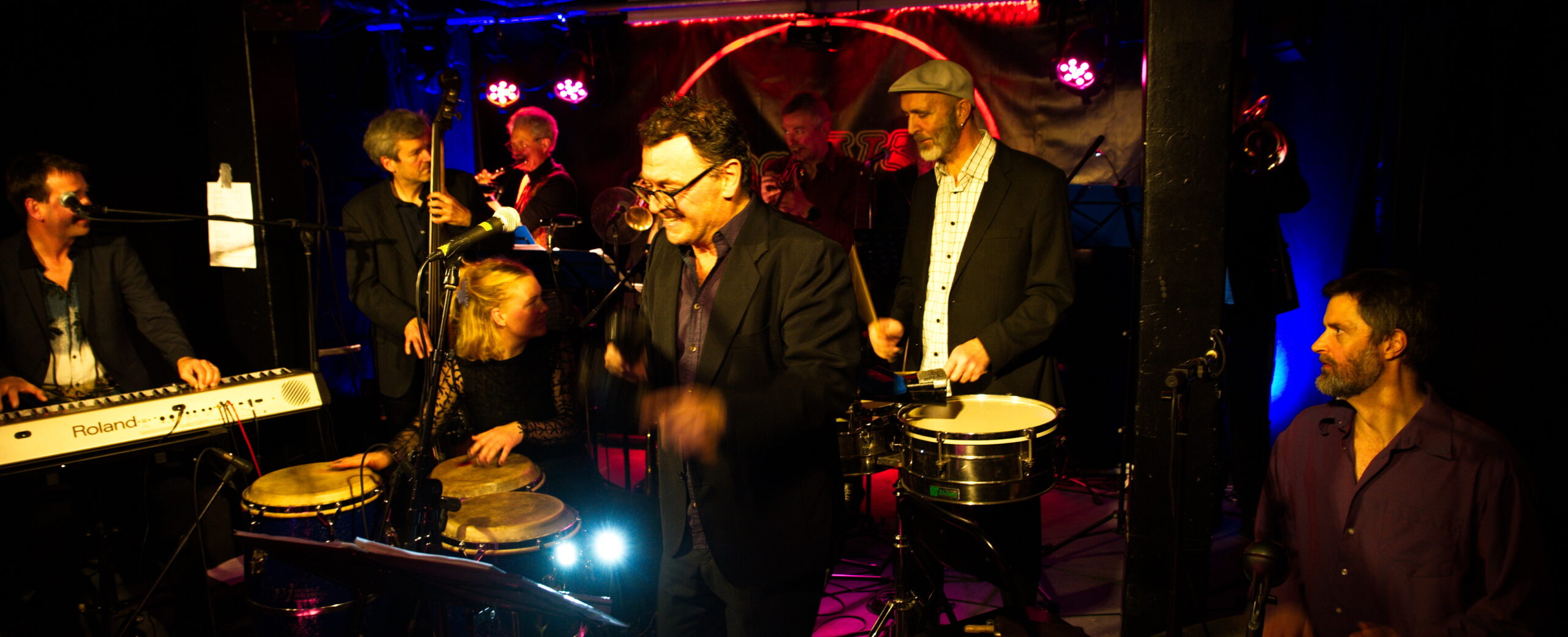 Sóngoro Cosongo – Salsa orkesteret Sóngoro Cosongo. Spiller dansemusik ...