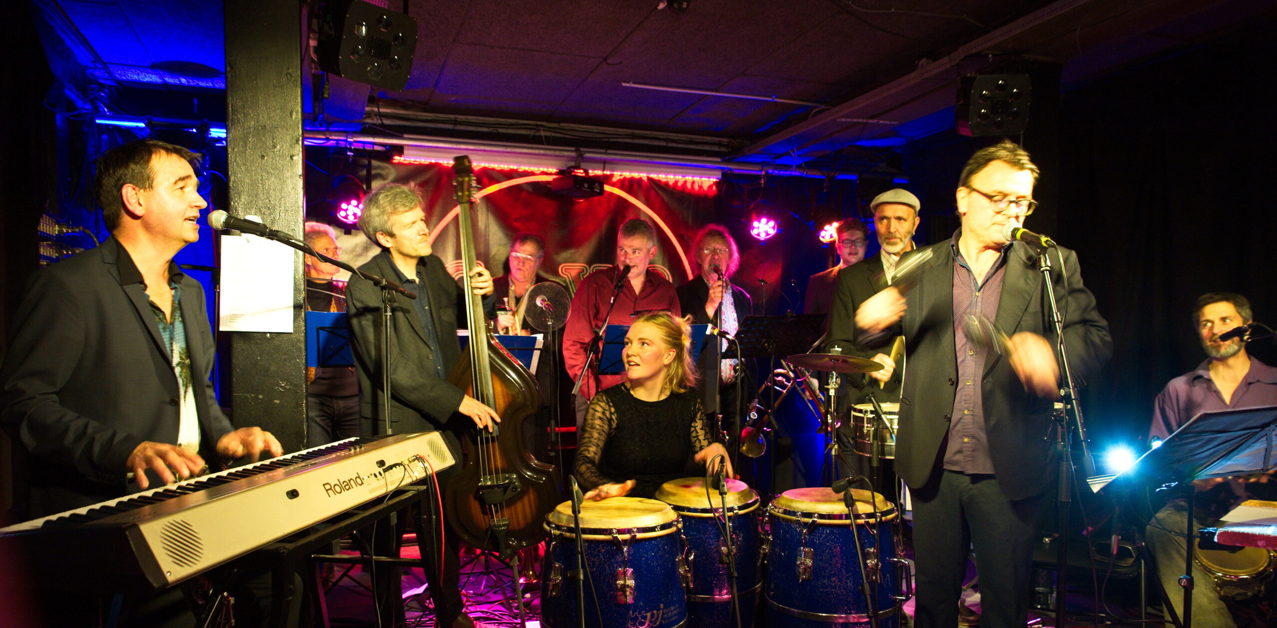 Sóngoro Cosongo – Salsa orkesteret Sóngoro Cosongo. Spiller dansemusik ...